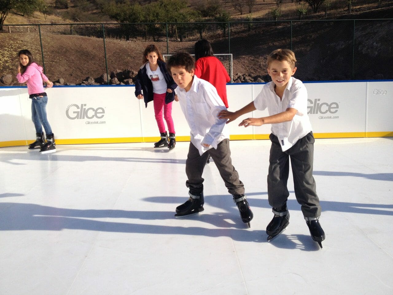 Synthetische Eisbahnen - Glice® Kunststoff Eisfelder aus der Schweiz