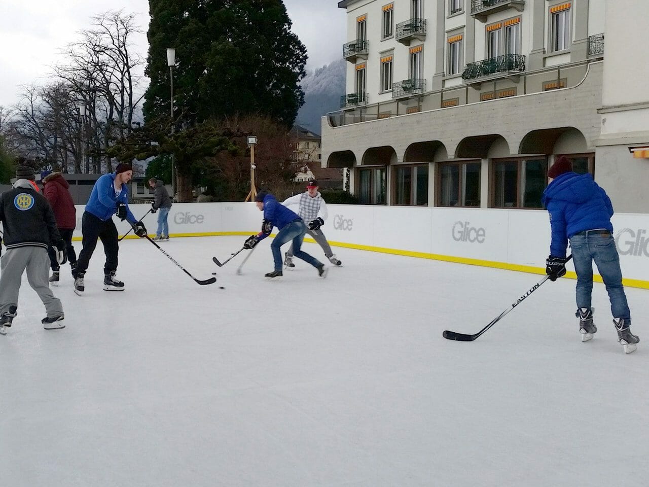 Synthetische Eisbahnen - Glice® Kunststoff Eisfelder aus der Schweiz